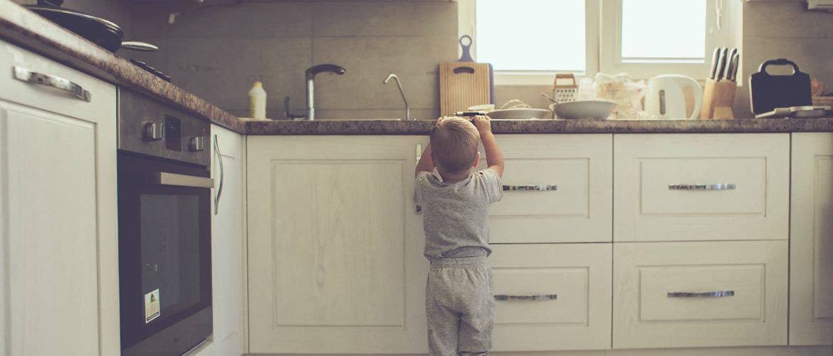 The 10 Kitchen Safety Rules that Kids Need to Know